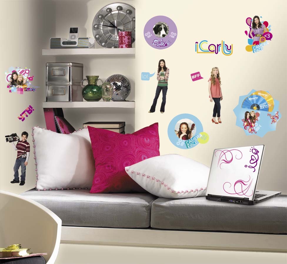iCarly Peel and Stick Applique / Wall Decal Set - OnlineSports.com